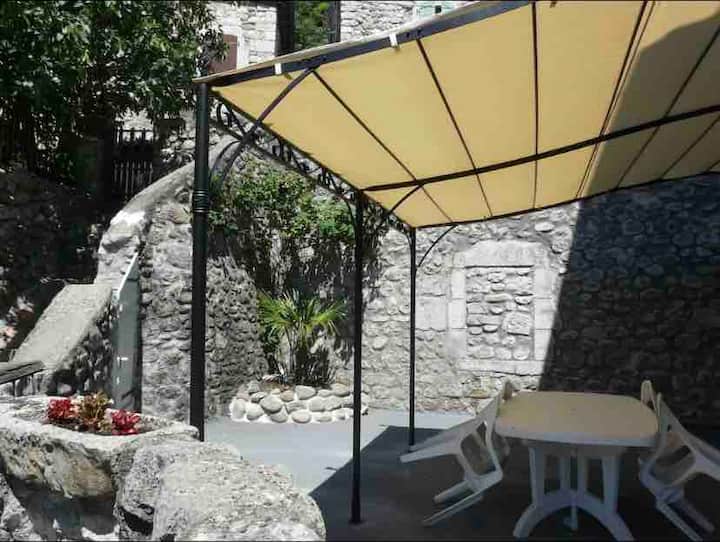 Appt Avec Grande Terrasse Dans Village Classé - Balazuc