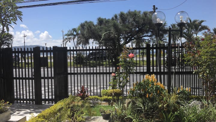 Ed San Domingo Apto Próximo A Praia - São Vicente