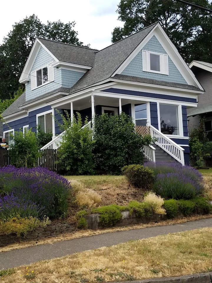 Ideal Location Downtown 4-br Hood River 801cascade - Hood River, OR
