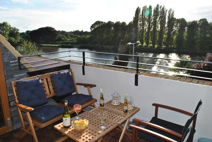 3bed Apartment - View Over Thames - 京斯敦