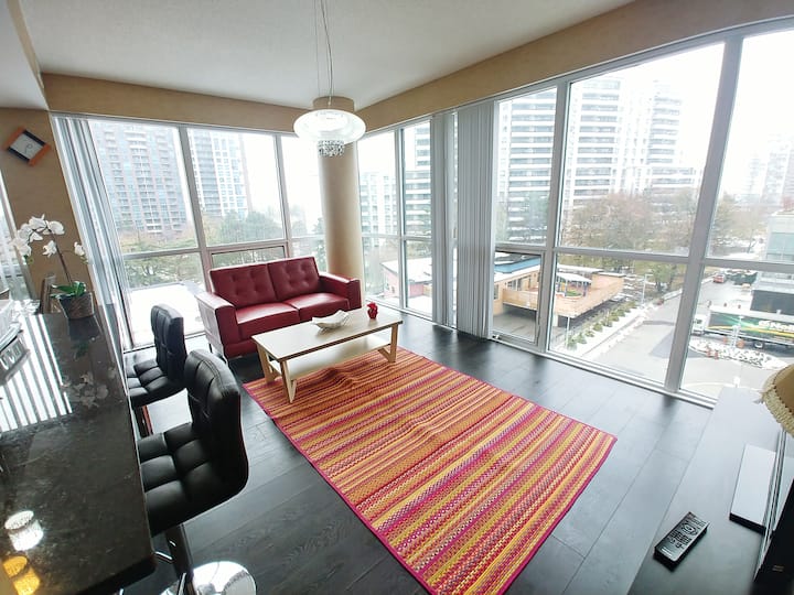 Modern 2br In North York Subway Acces Free Parking - Toronto, ON
