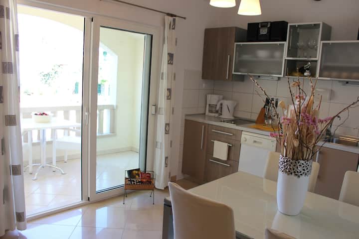 Modern App,sea View,near Center - Bol