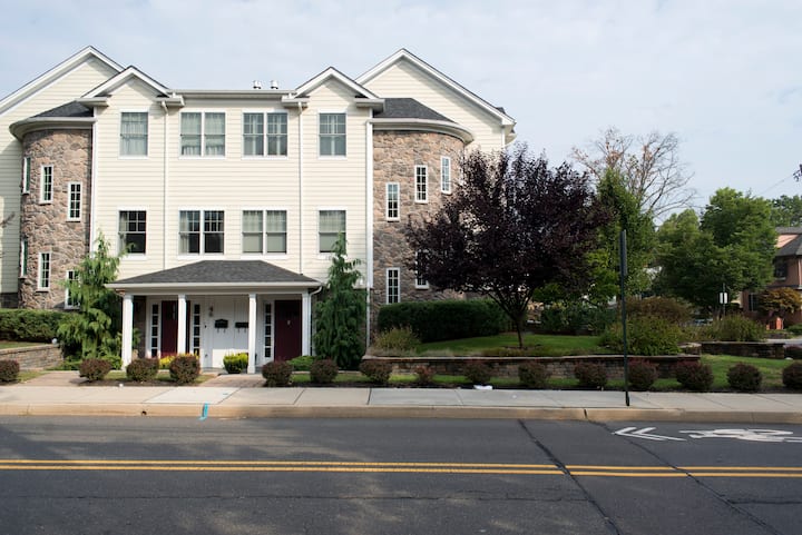 Stunning 3br In Downtown Princeton - Princeton, NJ