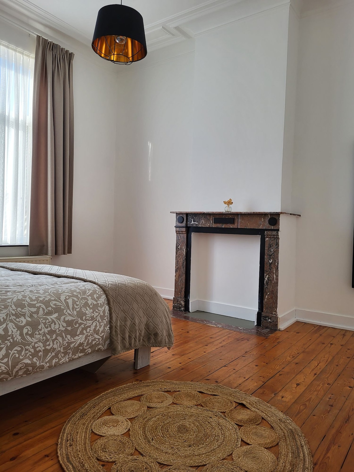 Bruselas Bed & Blockchain: habitación BTC - Casas en renta en Etterbeek ...