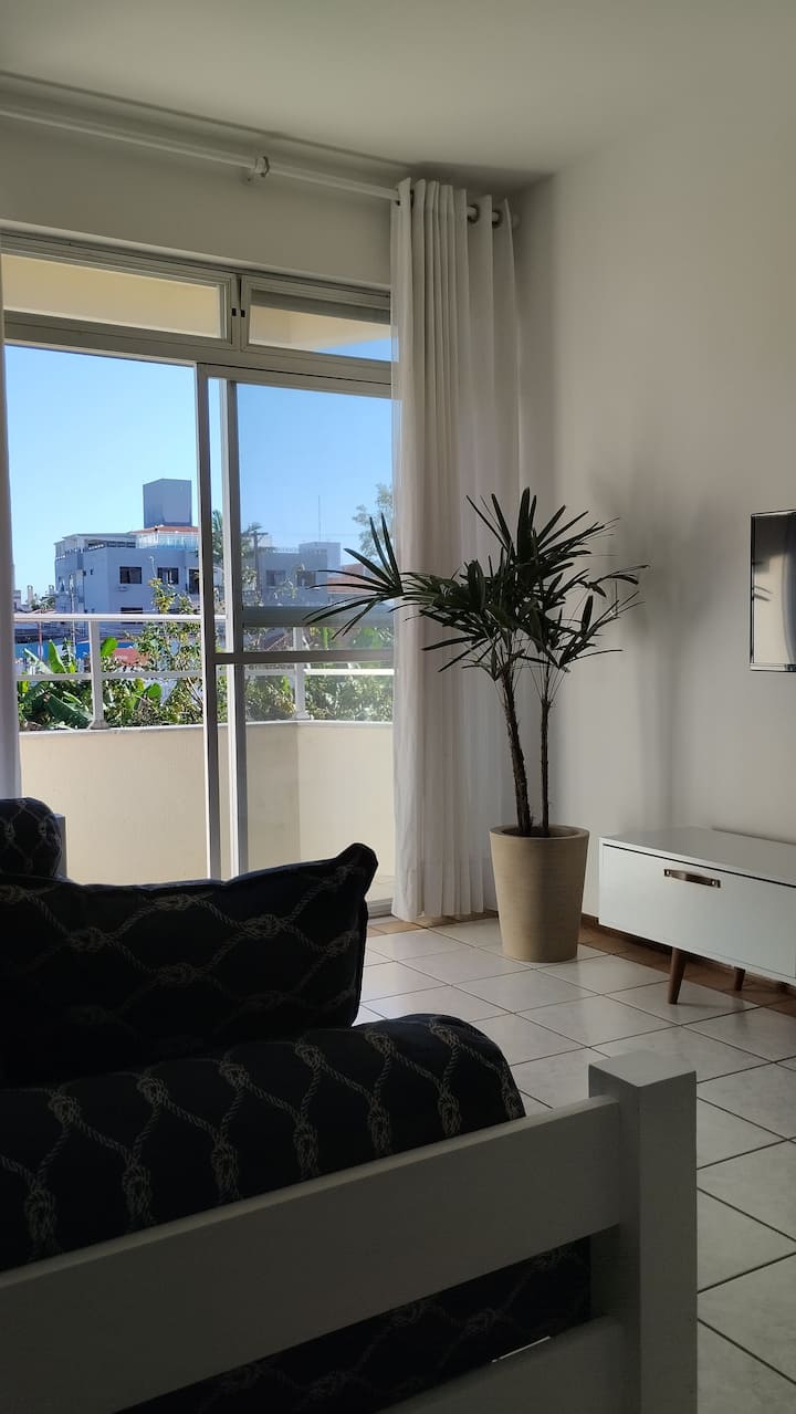 Apto. No Centro De Canasvieiras, 6min Apé Da Praia - Florianópolis