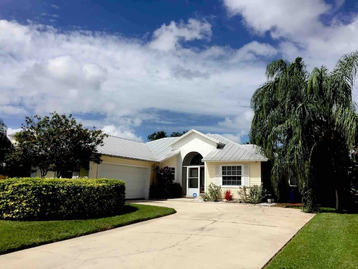 Beautiful Bungalow In Bonita Springs! - Bonita Springs, FL