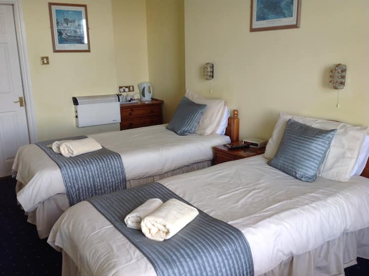 Small Douglas Seafront Guest House. - Isle of Man