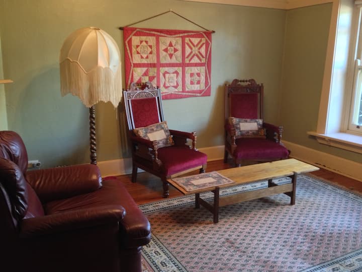 Peaceful Charm 1 - Room And Ensuite - Albury
