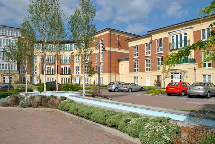 2-bed 2 Bath Apartment With Parking Windsor - Maidenhead