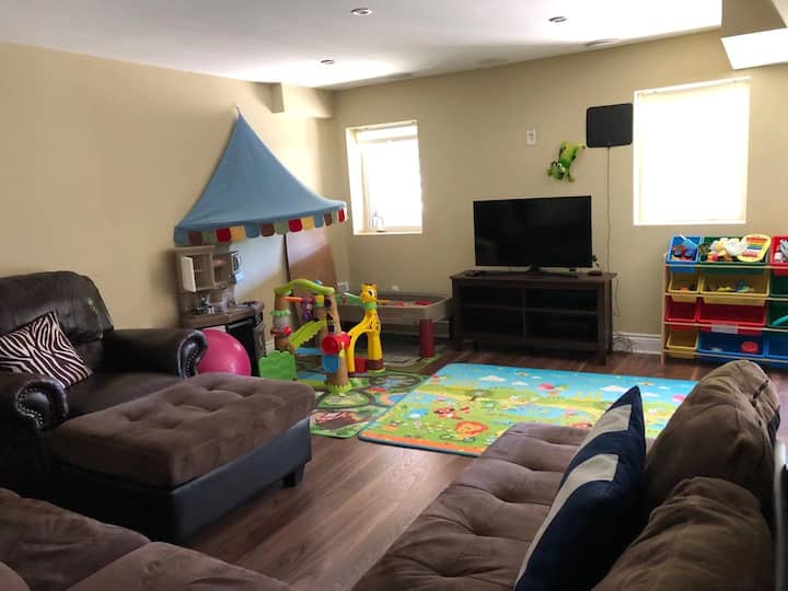 Kid's Friendly Walkout Apt Private Entry&parking - Vaughan