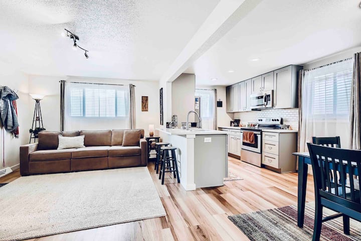 Ranch-style 2-bdrm/1-bth 10-min To Downtown - Lakewood, CO