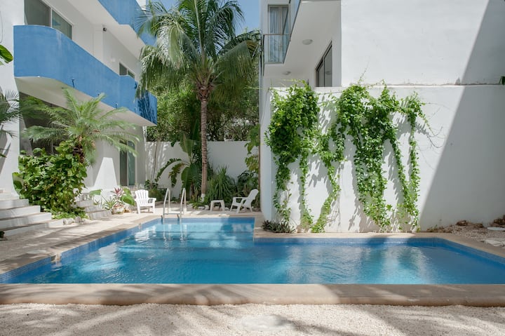 2 Bedroom Condo Close To Coco Beach - Playa del Carmen