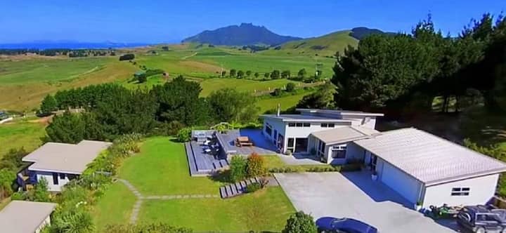 Ocean View Hilltop Escape - One Tree Point