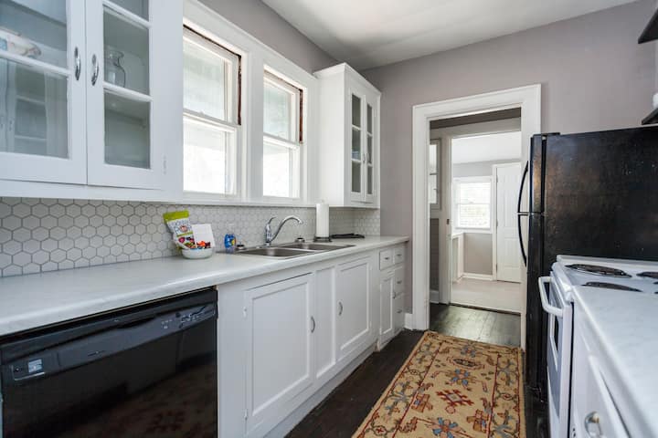 Historic Nashville Hideaway - Sleeps 9