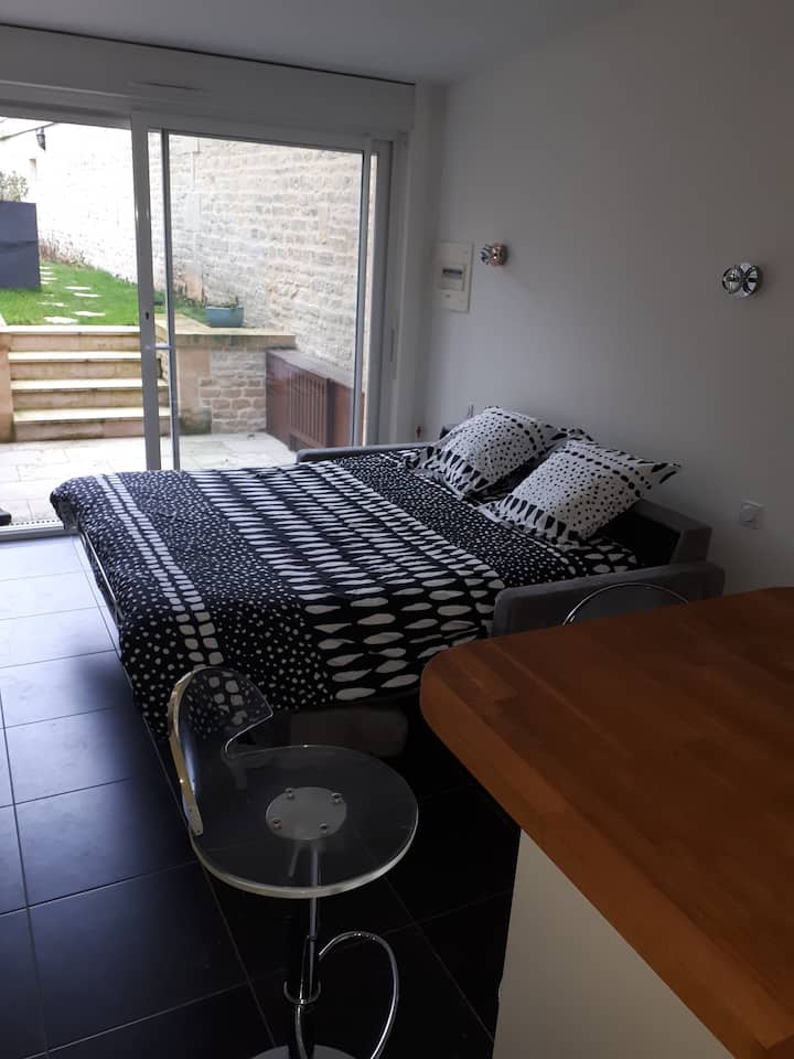 Caen Centre Studio Moderne Et Calme Avec Terrasse - Caen