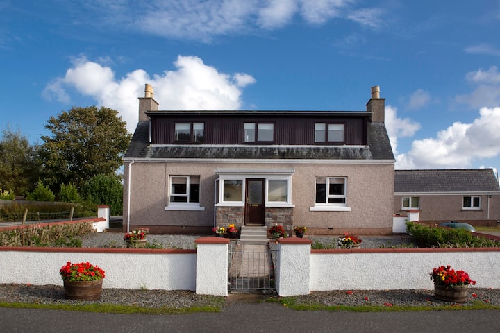 Smith Cottage - 26 North Street - Stornoway - Stornoway