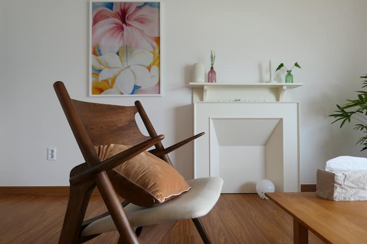 몽뜨레 2호[벽난로독채] 몽트뢰 호수같은 오션뷰 복층에서 감성적인 홈파티 즐겨보세요. - 월영동