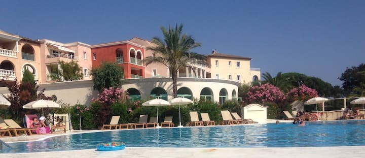 100 M De La Mer, Piscine & Wellness - Sainte-Maxime