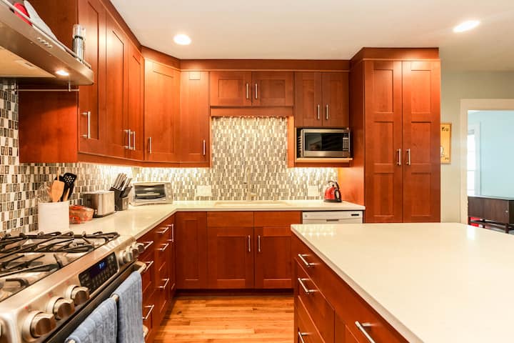 3br/2ba Mid-century Rosedale House - Austin, TX