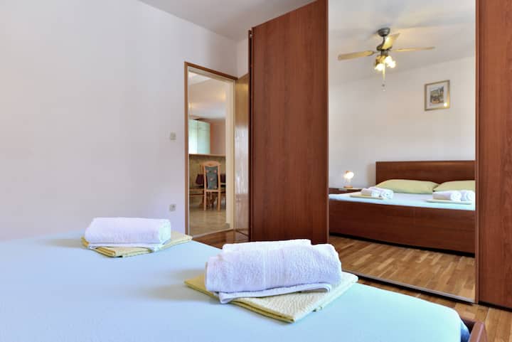 Hvar Center Spacious Apartment - Hvar