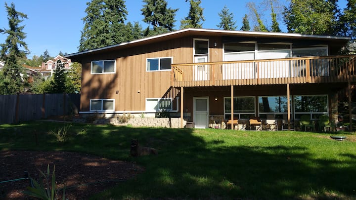 Covid Conscious, Quiet, Adult Lake View Rental - Sammamish, WA