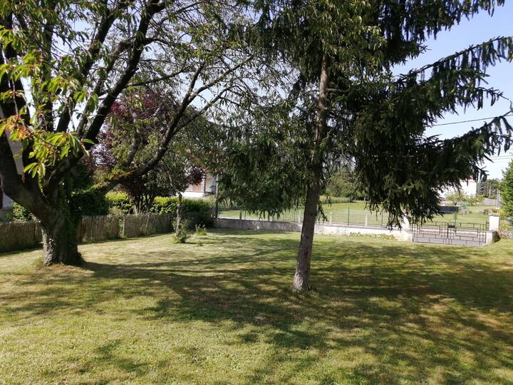 Maison Avec Extérieur,le Calme à 2 Pas De La Ville - Dole