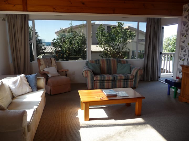 Beach Side With Stunning Views - Tauranga