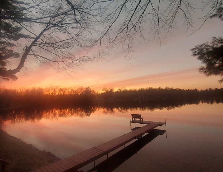 Lakefront Log Cabin*hot Tub*sauna*trails*dogs Ok - Baldwin, MI