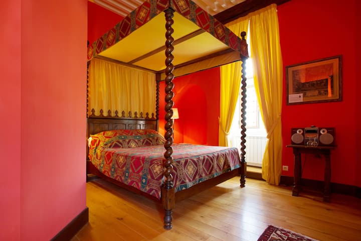 Grande Chambre Privée Dans Château Renaissance - Brignoles