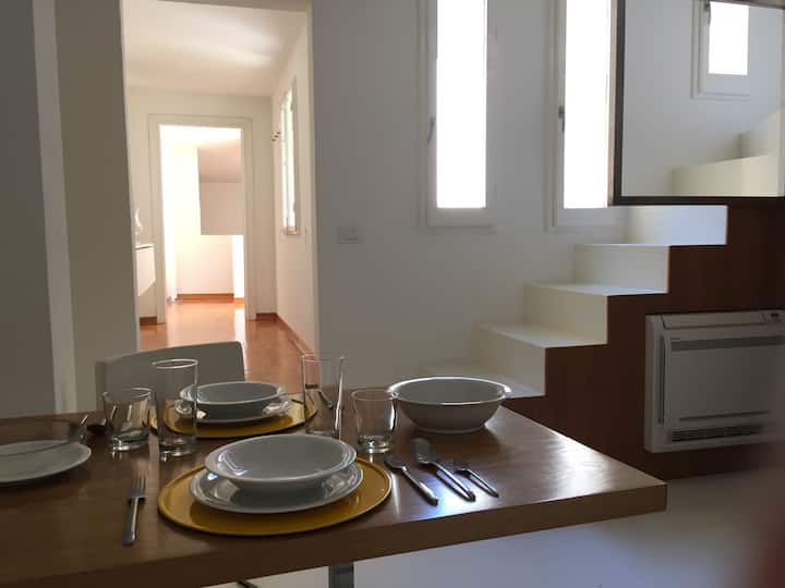 Quiet & Modern Two Bedroom Apartment With Elevator - Florence