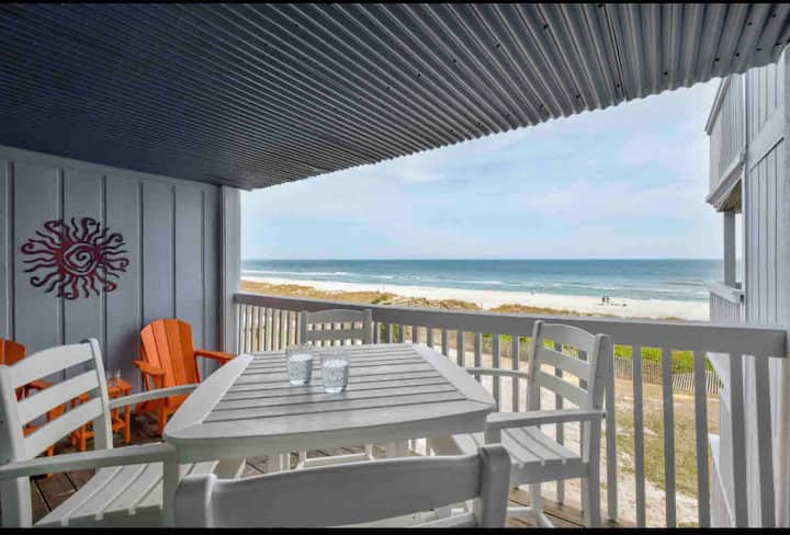 Beach Sol Oceanfront W/pool & Private Beach Access - Carolina Beach, NC