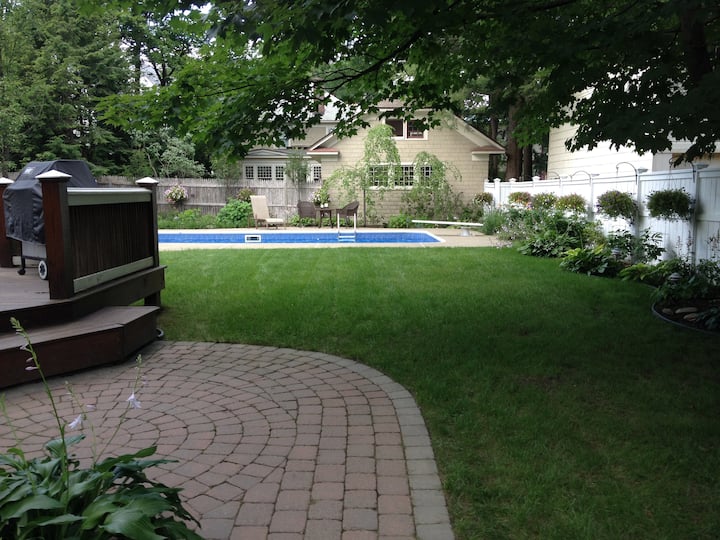 Walk To Track 4 Br, 2 Bath W/pool Saratoga Springs - Saratoga Springs, NY