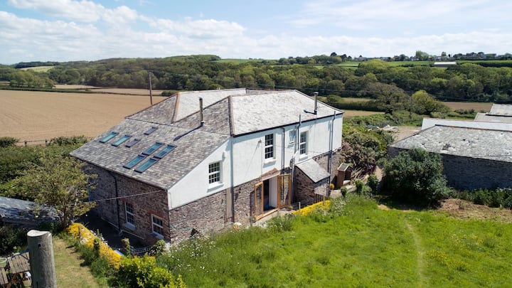 Seaside Farmhouse With Huge Gardens - Barnstaple