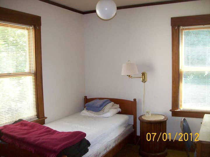 Se Room Is Fully Furnished With Wifi - Rochester, NY