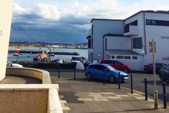 Newly Renovated, Perfect Portrush Location. - Portrush