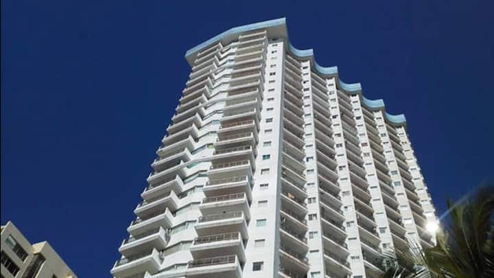 Chic Beach Condo In The Heart Of Acapulco - Acapulco