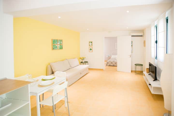 Modern & Cozy Flat Next To Old Town - Islas de Rodas