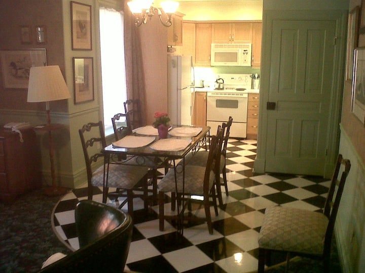 Sally's Place (Ralph Waldo Emerson) - Stratford
