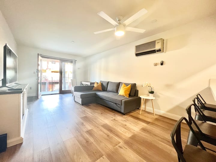 Resort Like Condo Near Disneyland & Beaches - Orange County, CA