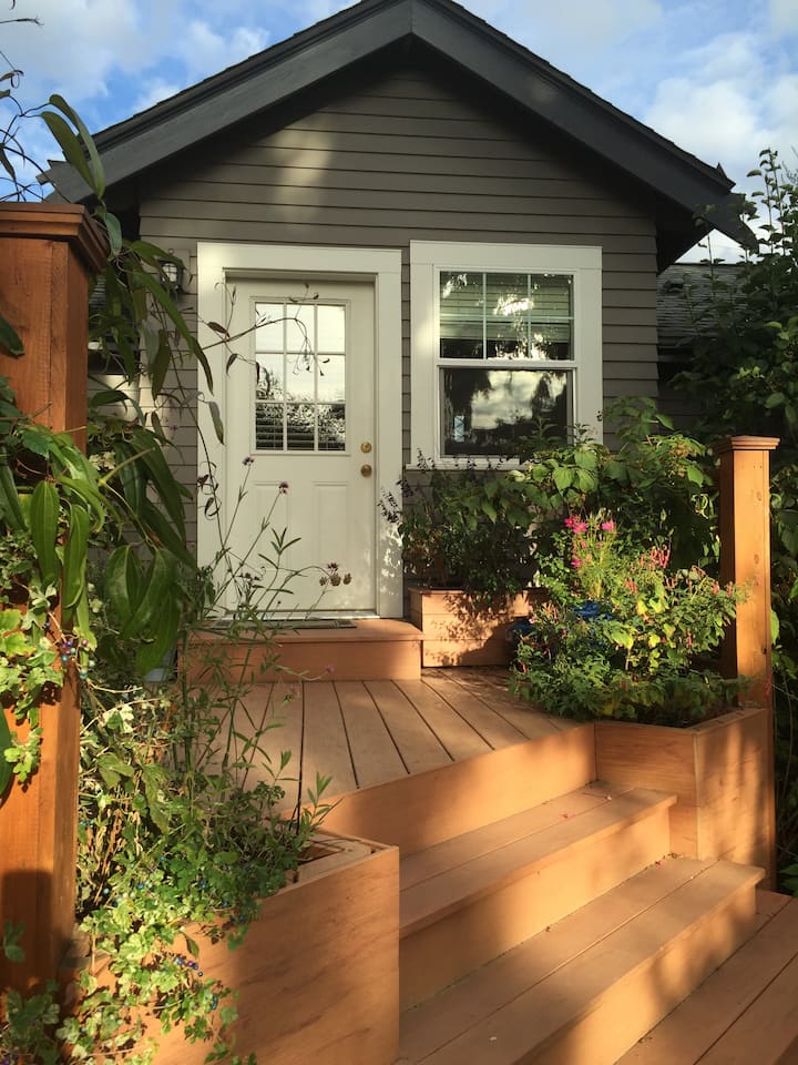 Lovely Northeast Portland Oasis - Portland, OR