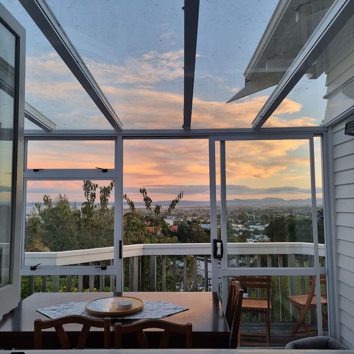 Views On The Terrace - Napier