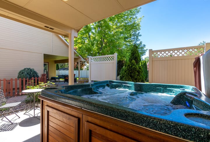 Private Home+huge Yard+hot Tub! - Boise, ID