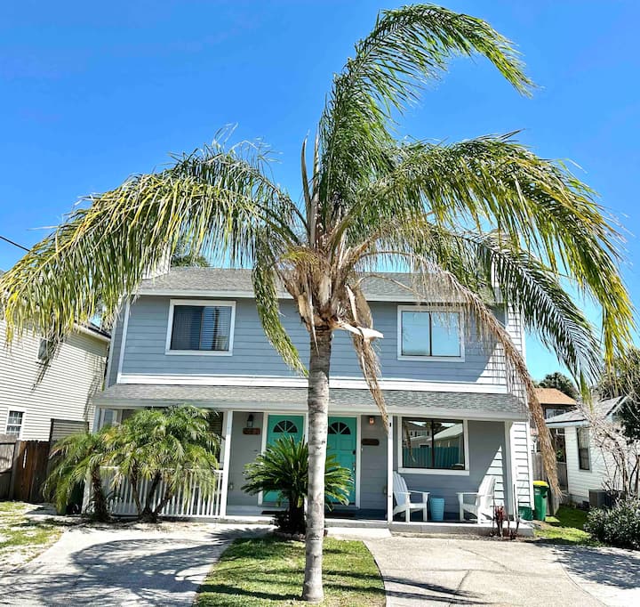 Two Town Houses Side By Side! Pets Welcome! - Jacksonville, FL