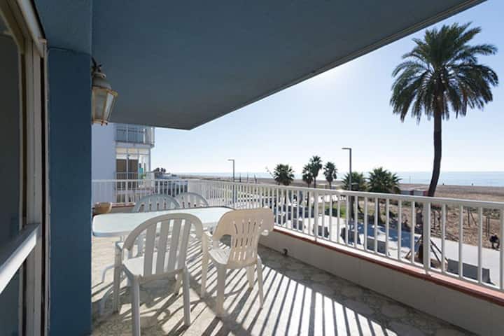 Apartamento En 1era Linea Mar Con Terraza De 25m2 - Casteldefels