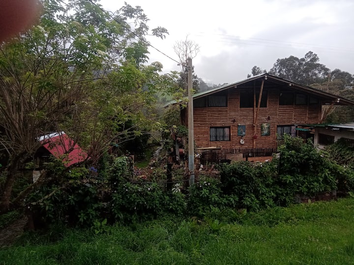 Entre Nubes Alojamiento Rural - San Antonio Del Tequendama