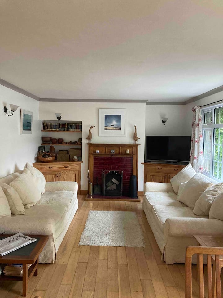 Airy Twin Room In Central Penzance - Penzance
