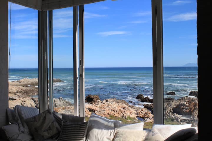 Beautiful Seafront Beach House - Gansbaai
