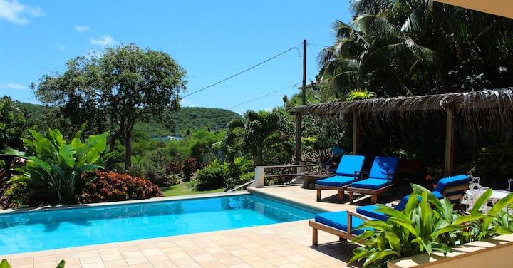 Luxury & Space: Stunning 3-bedroom Apartment - Granada