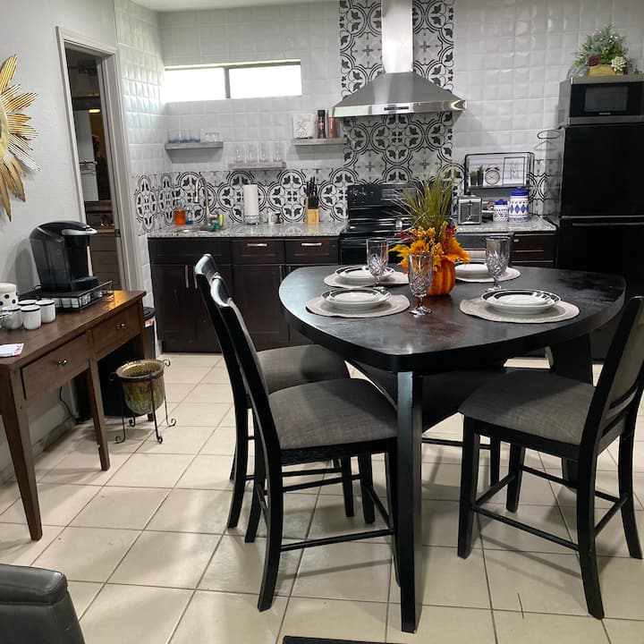 Suite Of Sharyland Cozy And Clean Cute Apartment - Mission, TX