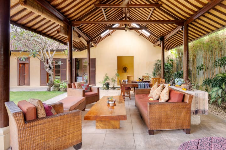 Villa Rumi Seminyak - Kuta